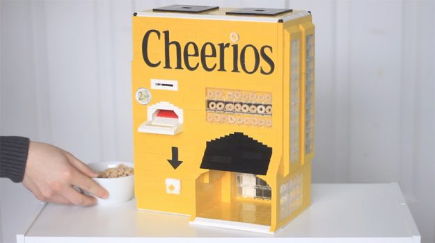 This Astonishing Custom LEGO Vending Machine Will Surely Wow You with ...