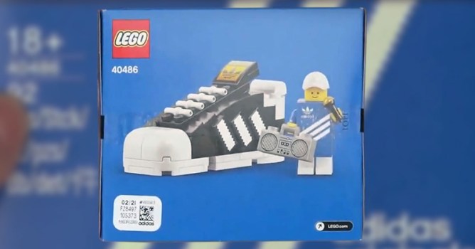 LEGO Mini Adidas Originals Superstars (40486) Spotted