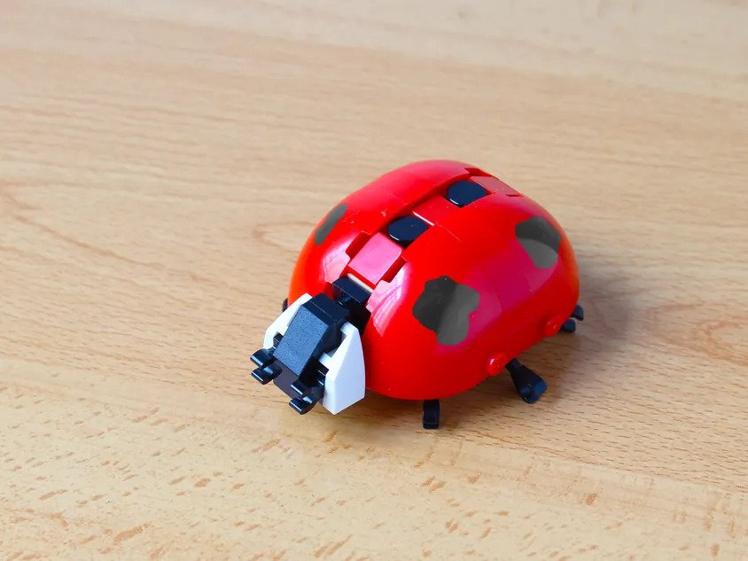 LEGO Insects by hachiroku24 Joins First 2022 Review | The Brick Show