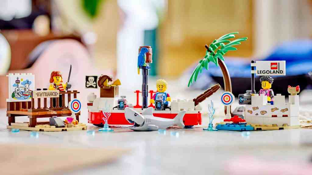 Dive Into Excitement With the New LEGO Pirate Splash Battle 40710 ...