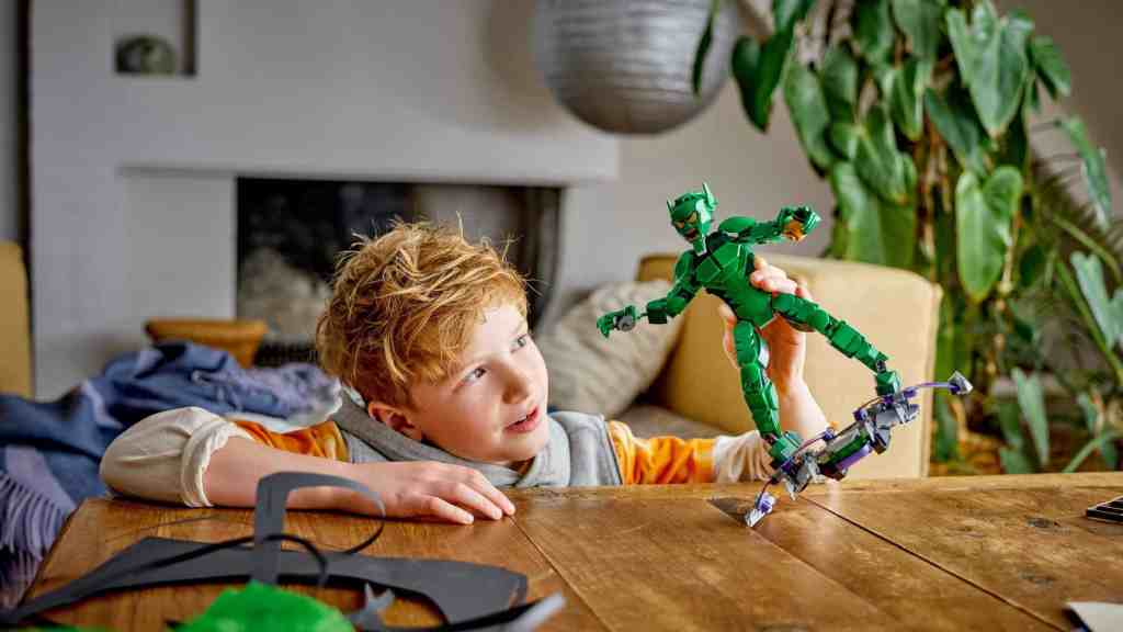 Discover the 2 Ultimate LEGO Marvel Construction Figures | Unveiling ...