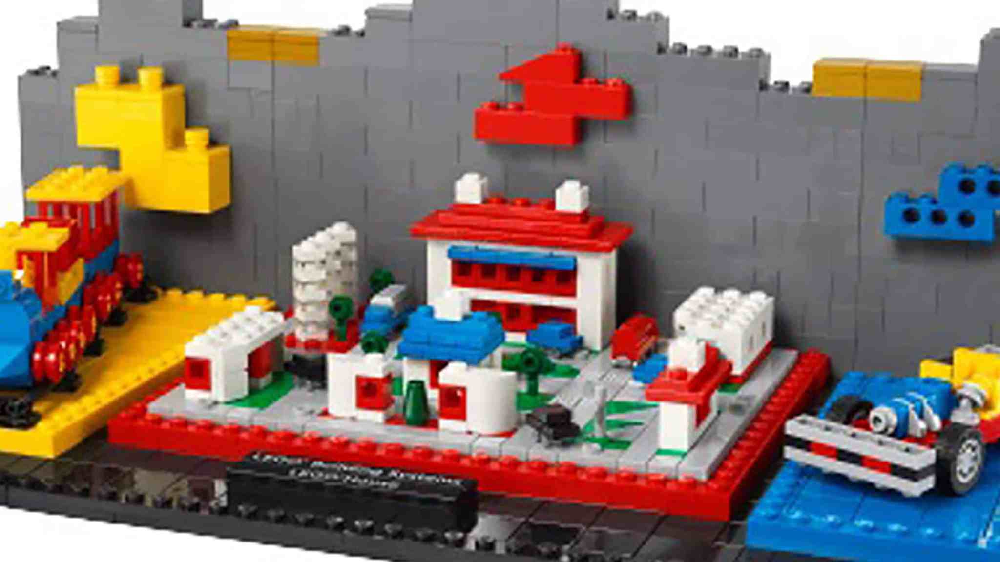 Unveiling the LEGO House LEGO Building Systems 40505 - Check Out ...